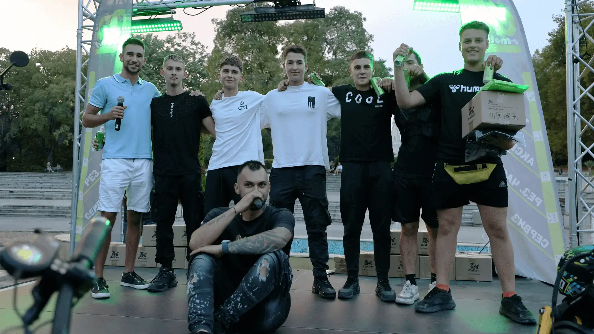 Spectacol spectaculos cu trotinete electrice în Varna: Încurajează mersul în siguranță - GO E-Motion